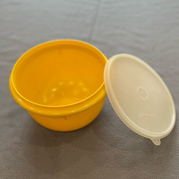 Tupperware | Kitchen | Vintage Tupperware 8 Cup Bowl 274 And Lid 2235 ...